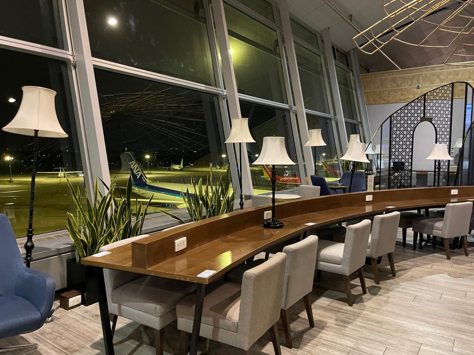 Lounge Review: Le Saigonnais Lounge, Ho Chi Minh International Airport ...