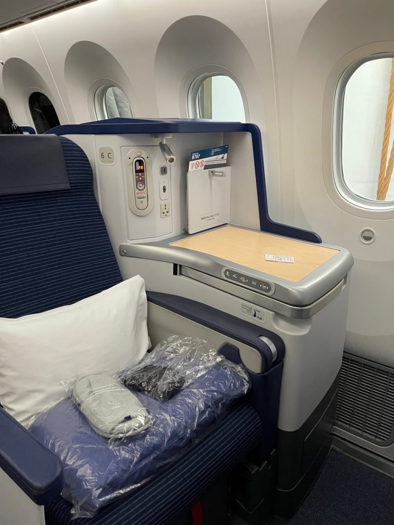 Flight Review: NH834/NH6 - Ho Chi Minh City - Tokyo Narita - Los ...