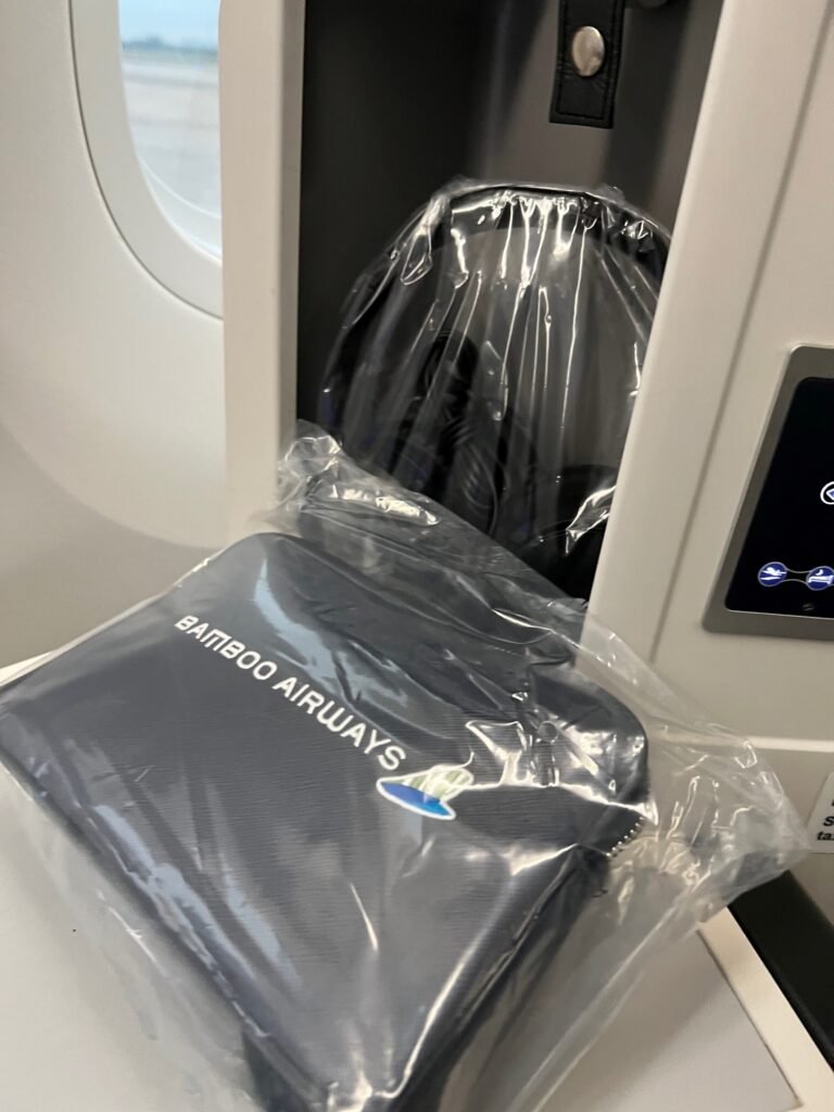 7 » The Seat in the Middle