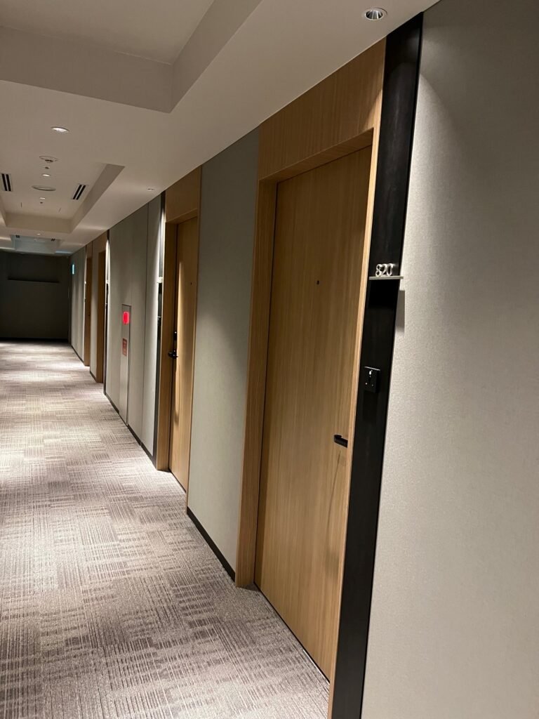 14 » The Seat in the Middle