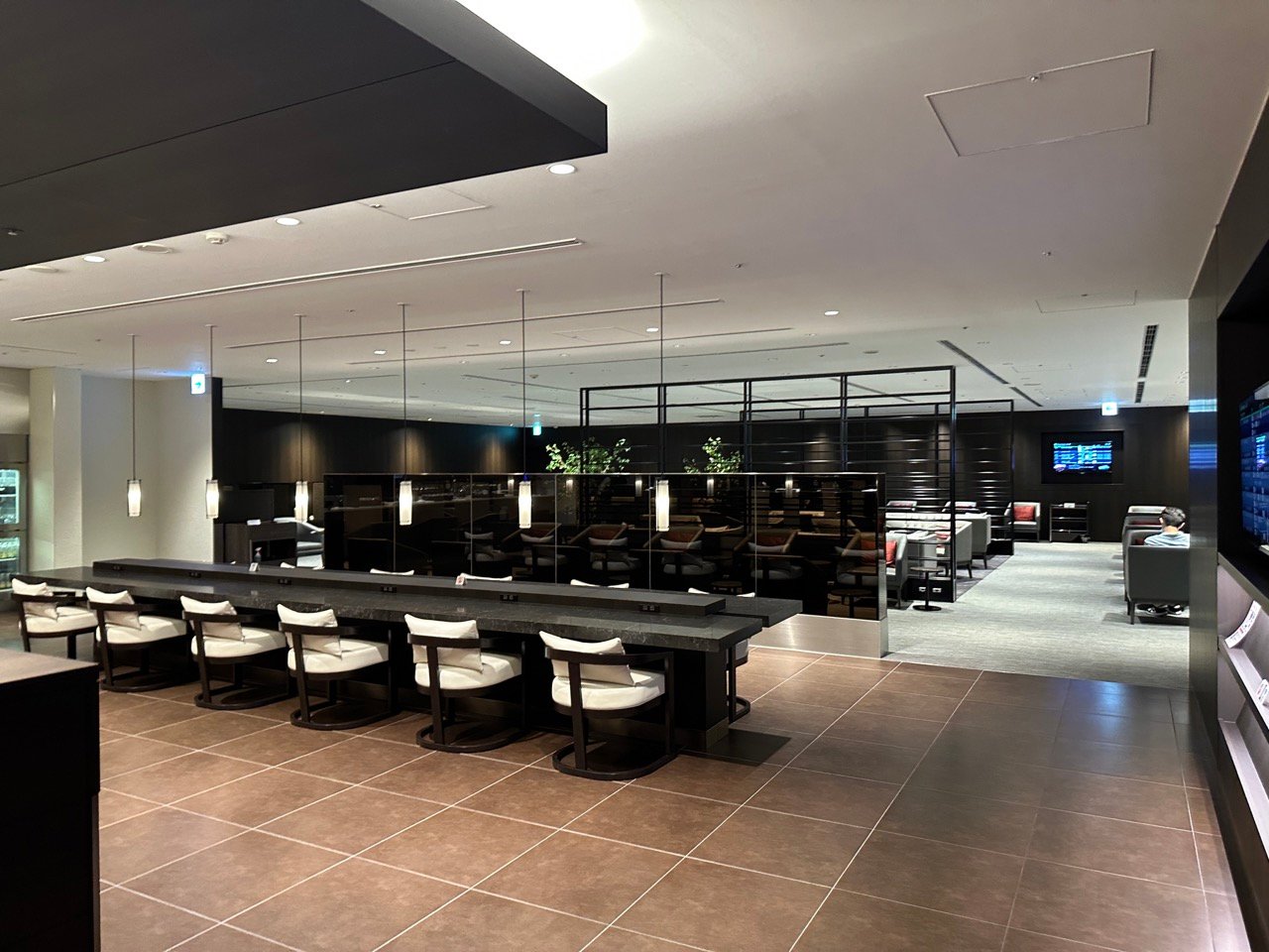Lounge Review: JAL Haneda Airport Sakura First Class » The Seat in the ...