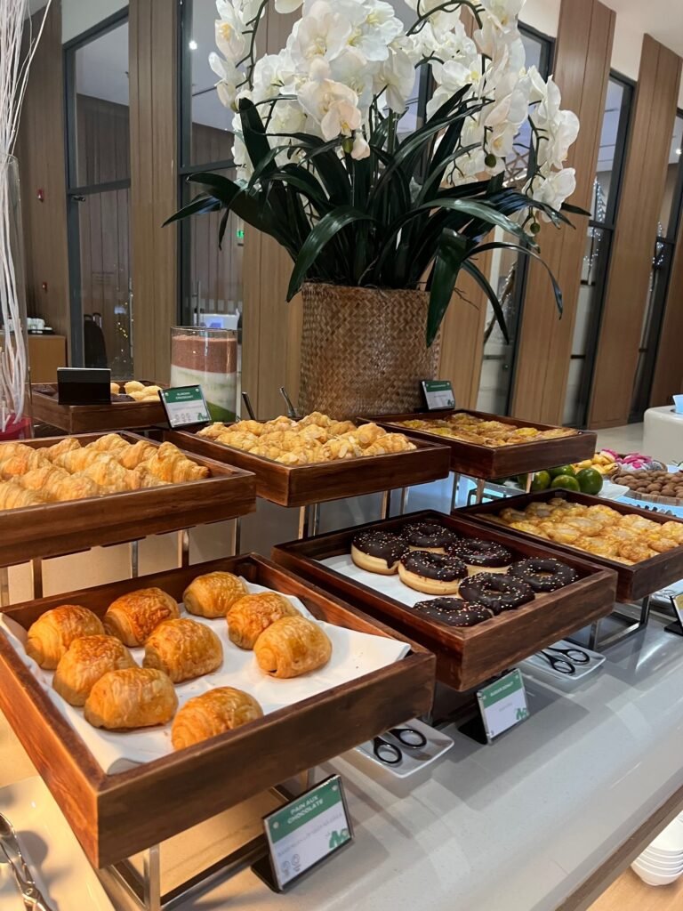 22 » The Seat in the Middle