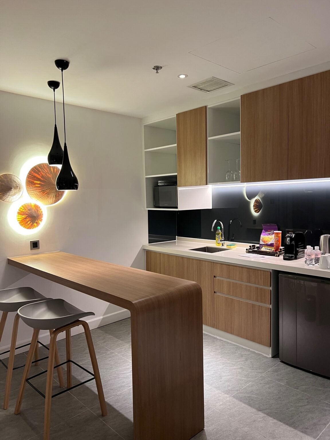 Hotel Review: Holiday Inn & Suites Saigon Airport, Ho Chi Minh City ...