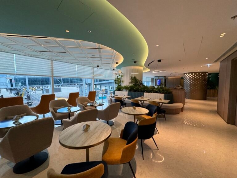 Lounge Review: KYRA Hong Kong International Airport » The Seat in the ...